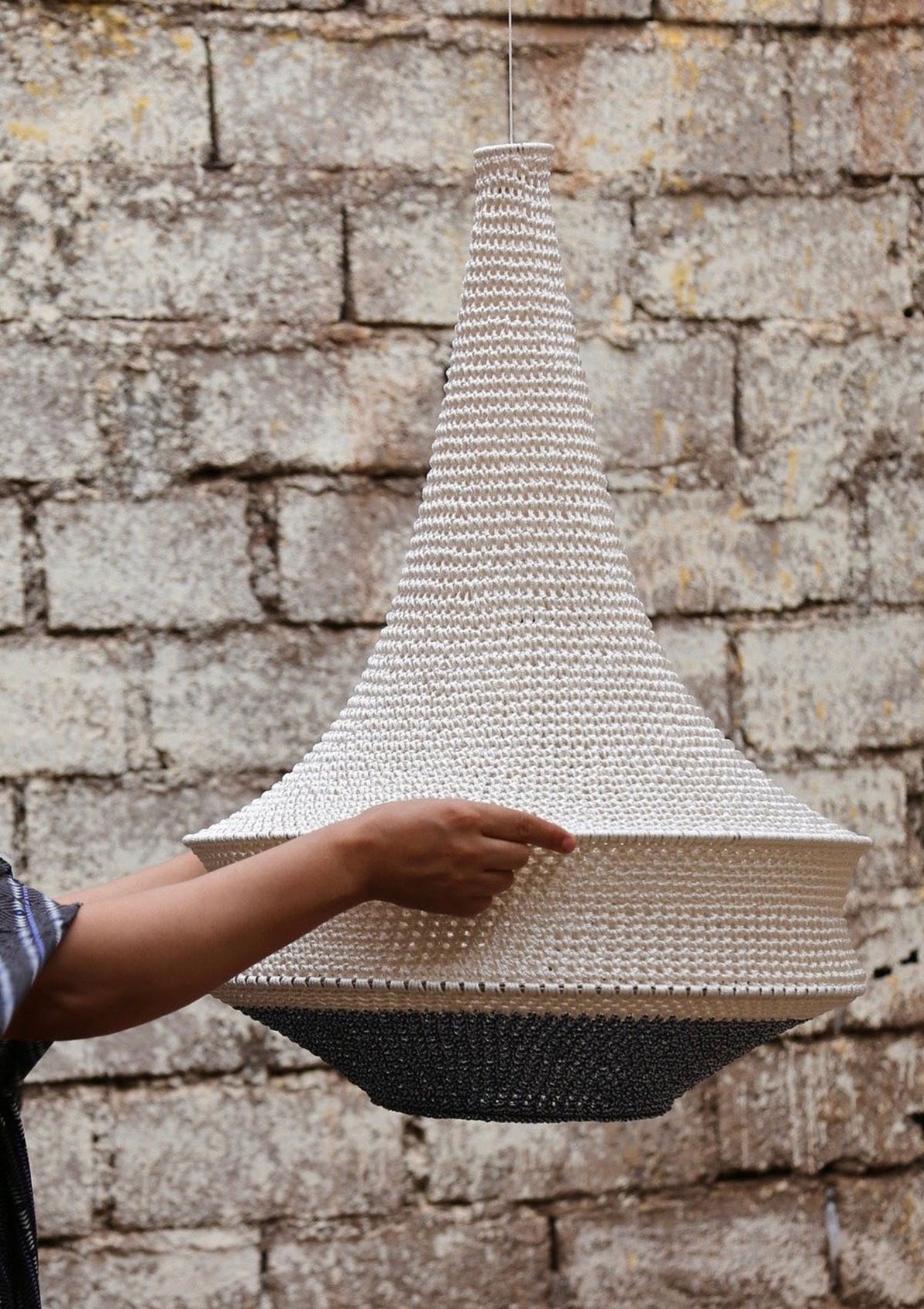 Hamimi Small Joosh Pendant - White /Kohl Black – Deer Willow